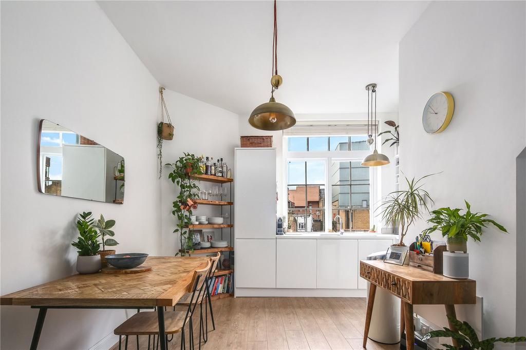 Sylvester Road, Central Hackney... 1 bed flat - £500,000