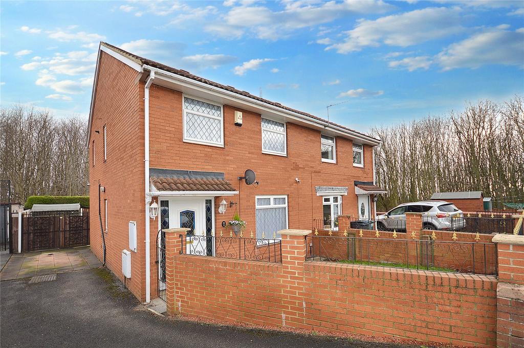 Cranmore Lane Leeds West Yorkshire 3 Bed Semi Detached House For Sale