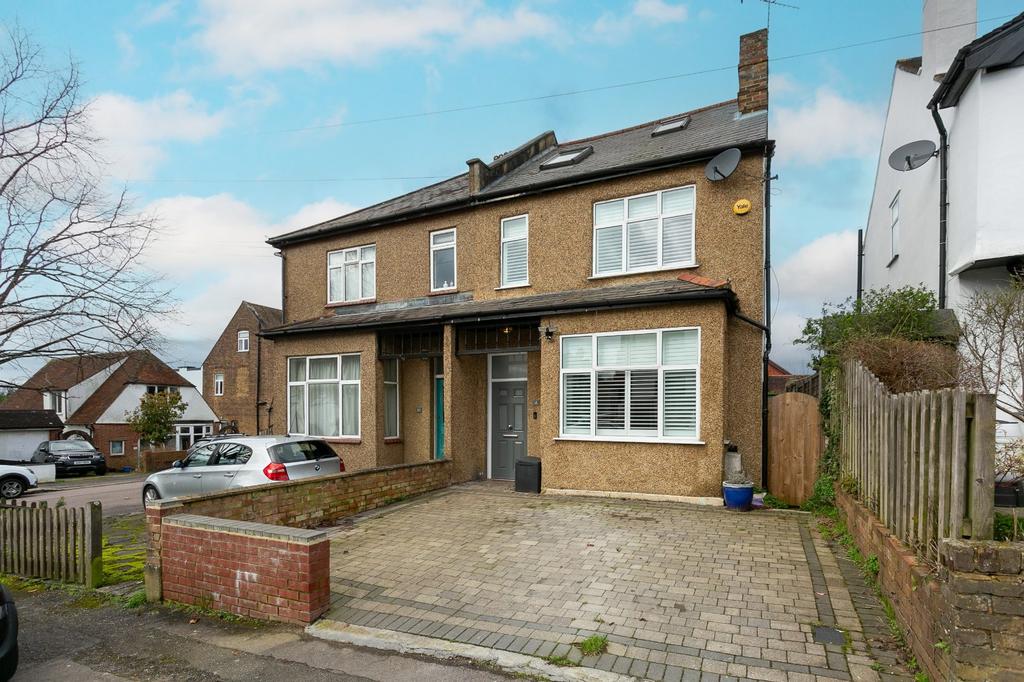 Vernon Road, Bushey, Hertfordshire, WD23 4 bed semi-detached house - £ ...