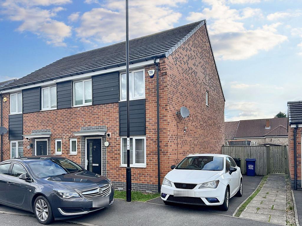 Friars Way, Fenham, Newcastle upon... 3 bed semi-detached house - £170,000