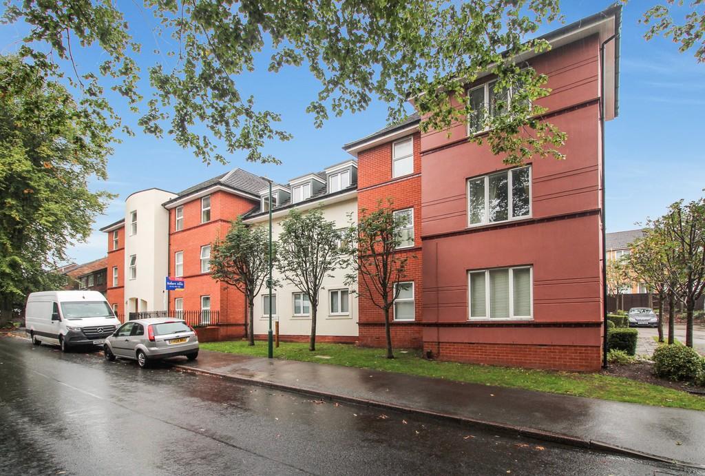 Hamilton Court, Hamilton Road... 1 bed apartment - £92,000