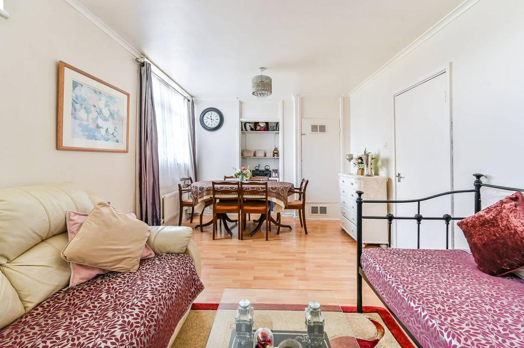Carminia Road, Heaver Estate, London... 2 bed flat for sale - £450,000