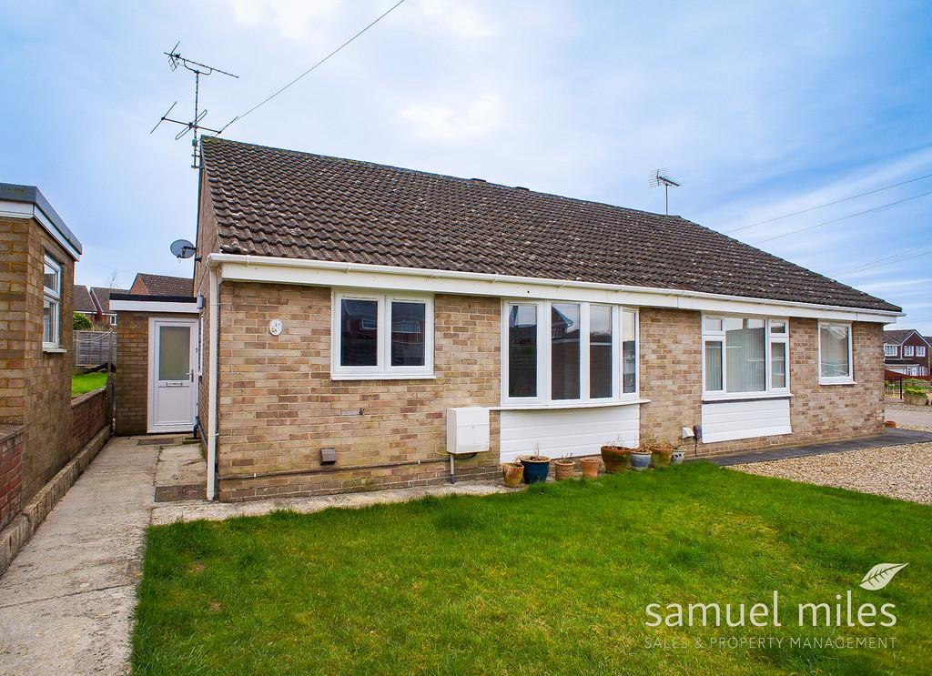 Keats Close, Wiltshire SN4 2 bed semi-detached bungalow - £285,000