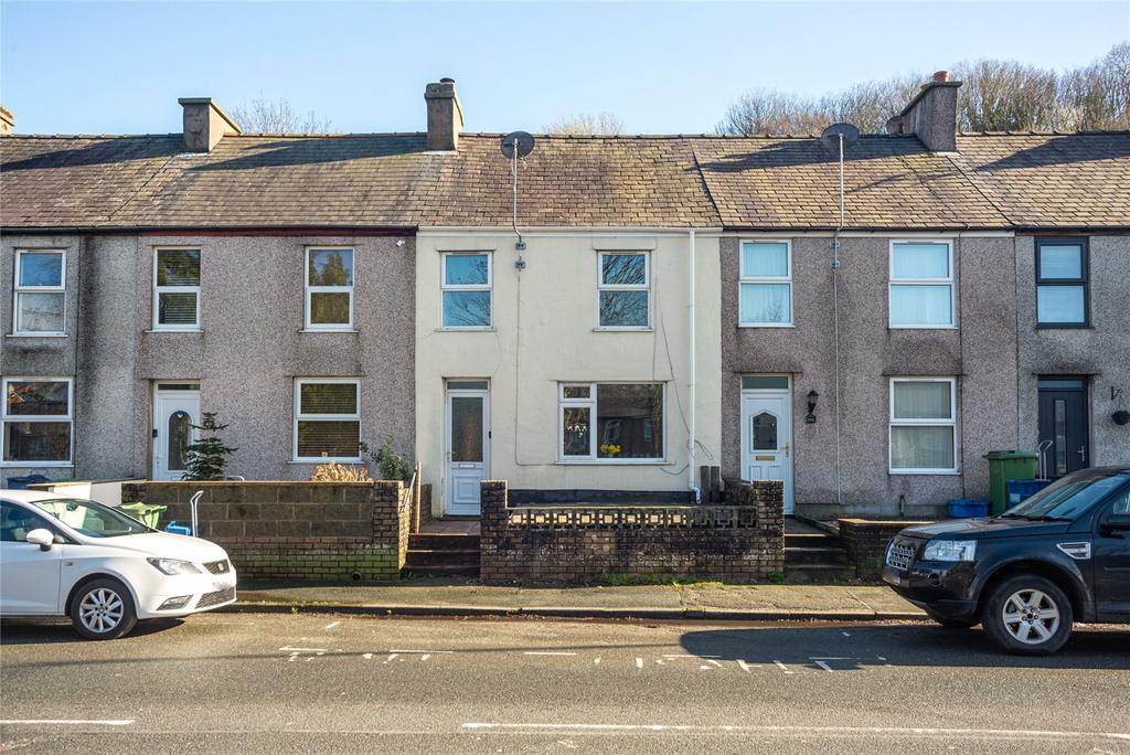 Caernarfon Road, Bangor, Gwynedd, LL57 2 bed terraced house - £135,000