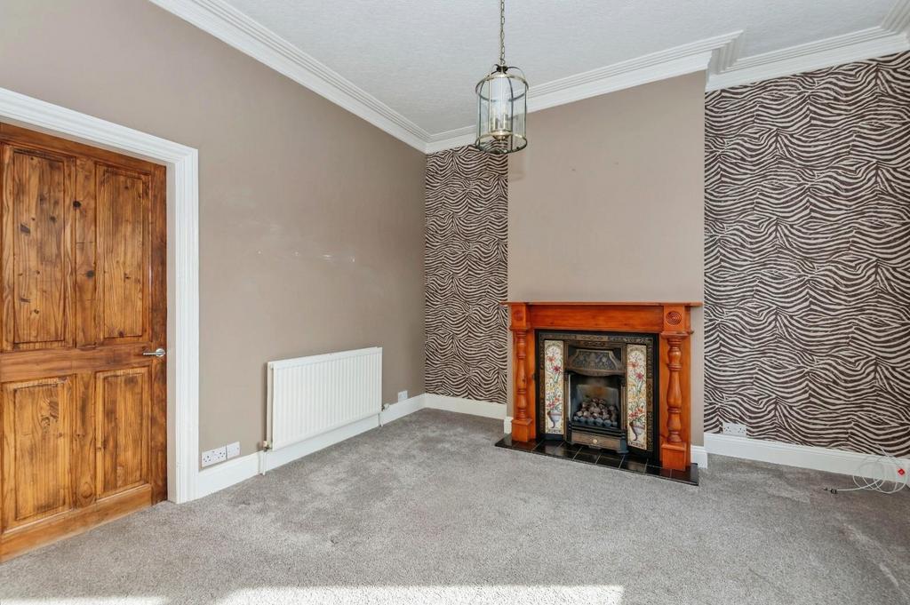 Hough Side Road, Pudsey 2 bed terraced house for sale - £215,000