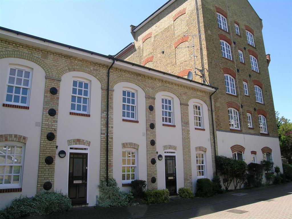 Sele Mill, Hertford SG14 2 bed terraced house for sale - £335,000