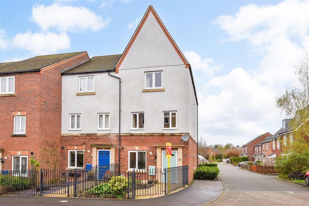 Barley Road, Andover 4 bed house - £360,000