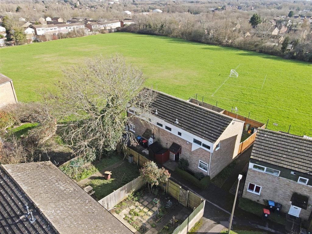High Trees, Eaglestone, Milton Keynes 3 bed semi-detached house for ...