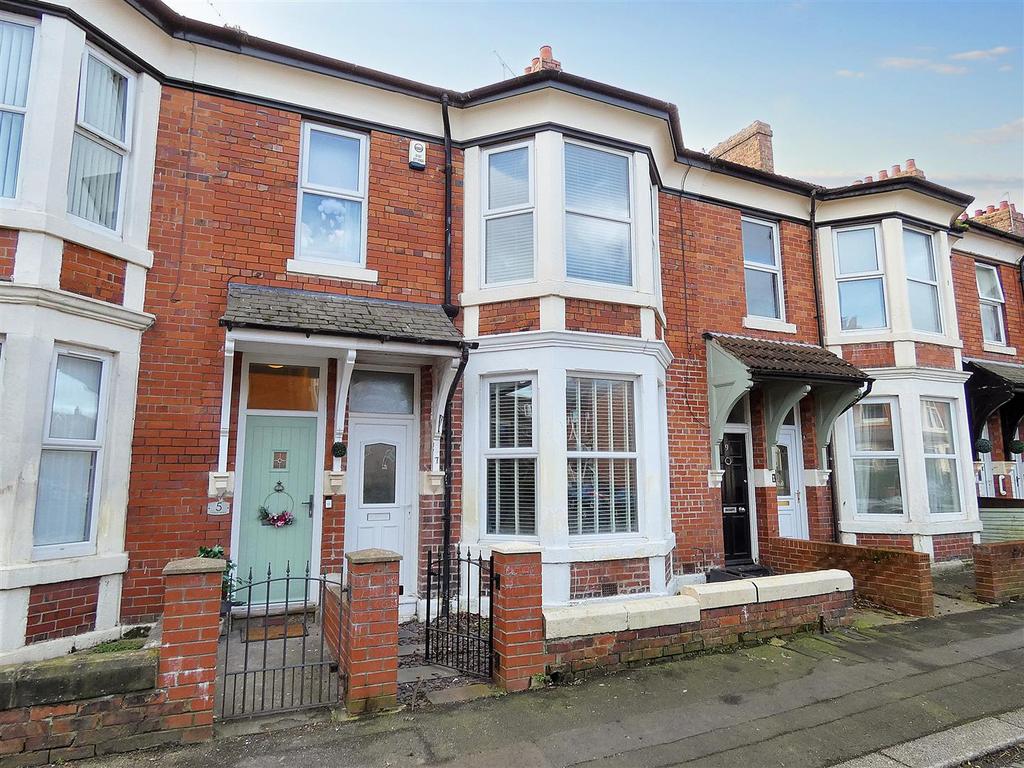 Fontburn Terrace, North Shields 3 bed apartment - £180,000