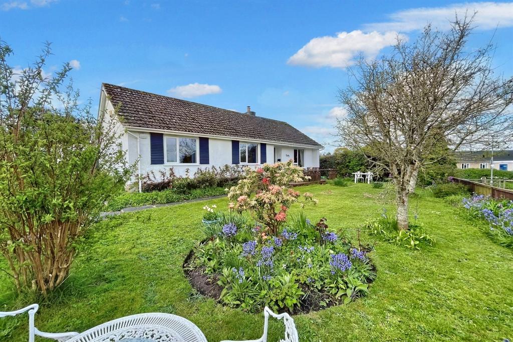 Stoborough 3 bed detached bungalow - £450,000