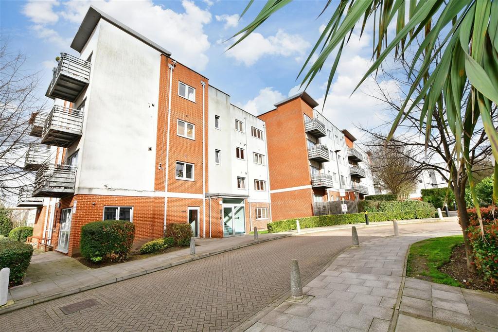 Hawker Place, Walthamstow 1 bed ground floor flat - £200,000