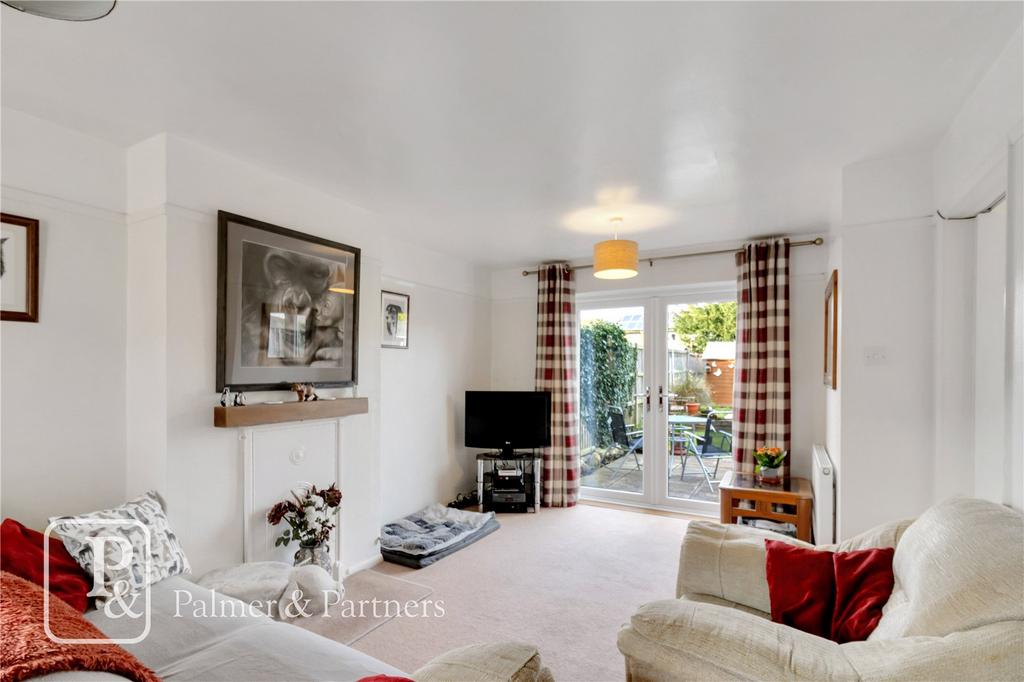 Finchingfield Way, Colchester, Essex, CO2 3 bed semi-detached house for ...