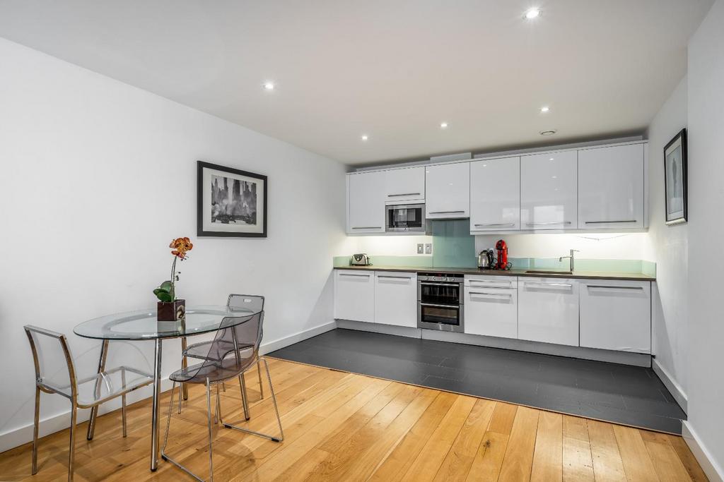 20 Gillingham Street, London SW1V 2 bed flat for sale - £925,000