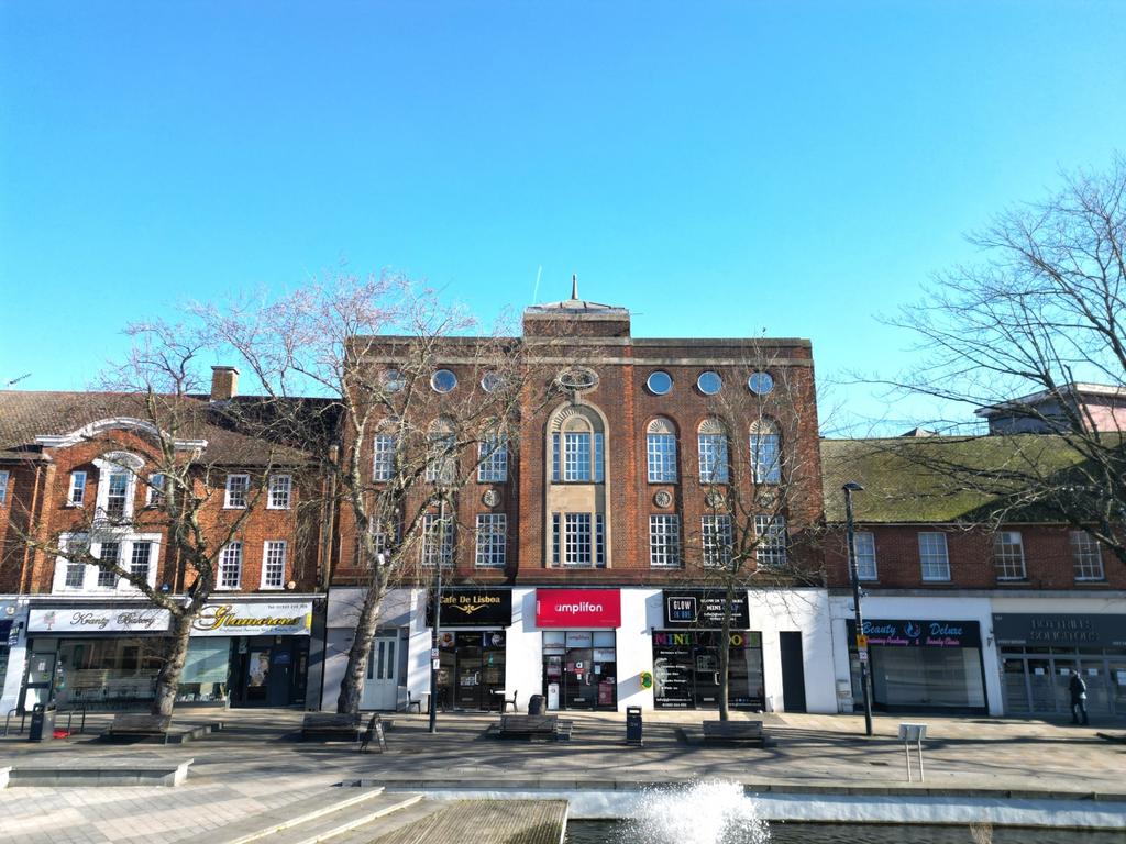 High Street, Watford WD17 Studio - £1,075 pcm (£248 pw)