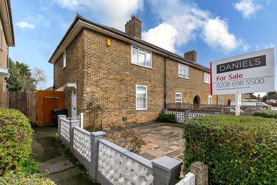 Bankfoot Road, BROMLEY, Kent, BR1 2 bed end of terrace house - £375,000