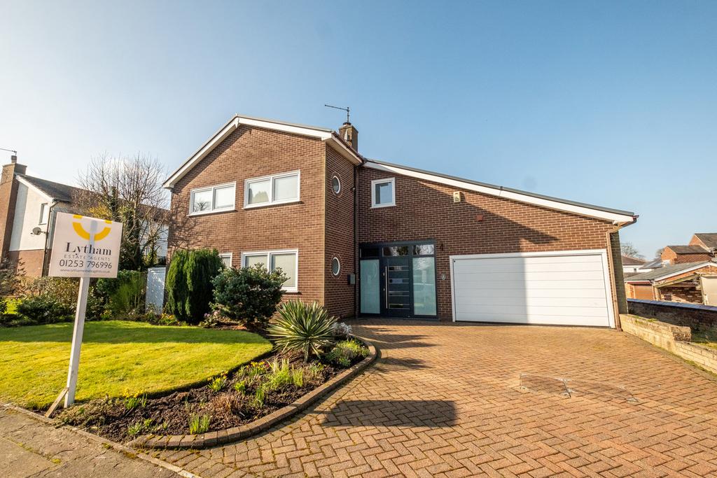 Willow Drive, Preston, PR4 4 bed detached house for sale - £525,000
