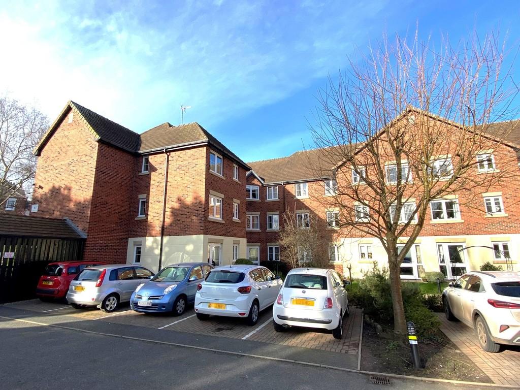 Town Meadows Way, Uttoxeter 2 bed flat for sale - £150,000