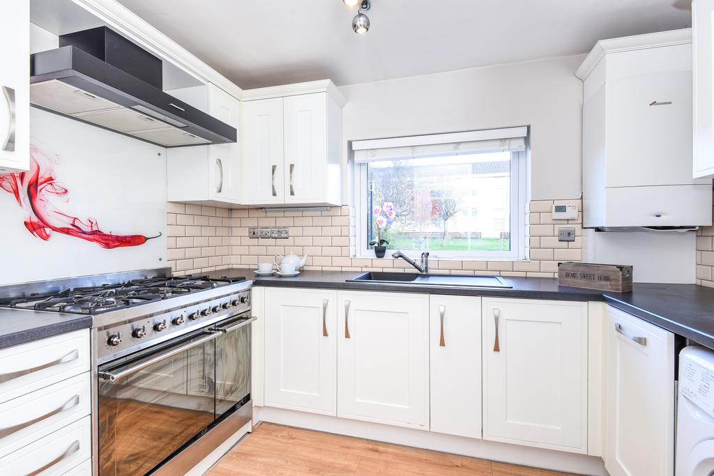Nuffield Road, Headington, OX3 8RQ 3 bed apartment - £1,600 pcm (£369 pw)