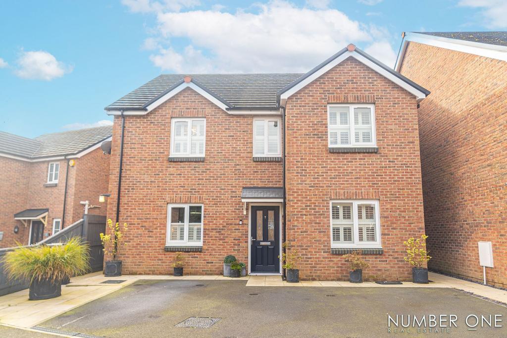 Tadia Way, Caerleon, NP18 4 bed detached house - £430,000