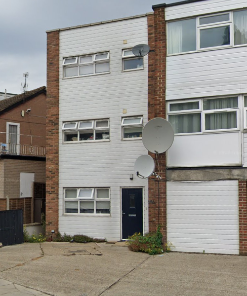 RENTERS AVENUE, HENDON, NW4 3RD 5 bed semi-detached house - £3,750 pcm ...