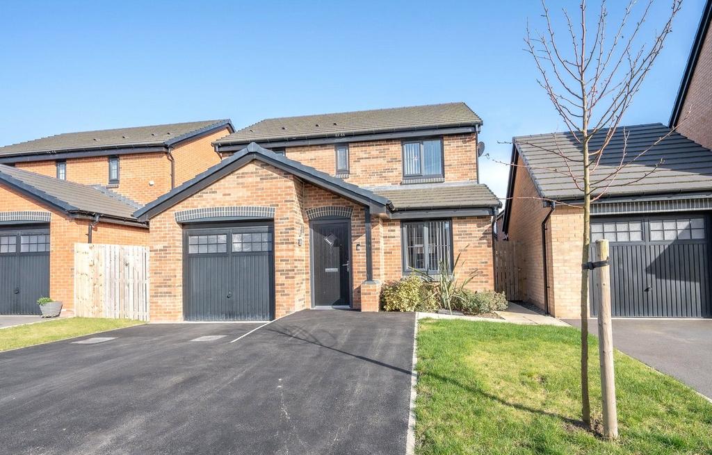 Mallard Way, North Walbottle, NE15 3 bed detached house - £280,000