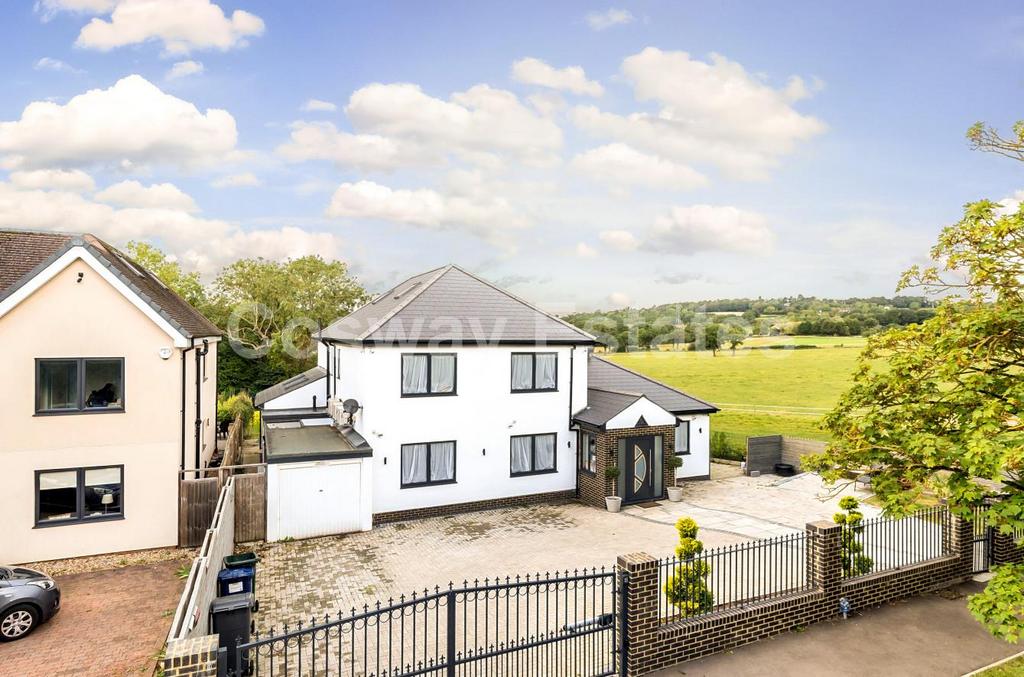 Edgwarebury Lane, Edgware 5 bed detached house - £1,750,000