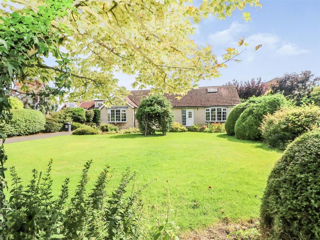 Aquarelle, Clayton, Doncaster, DN5 7DH 4 bed detached bungalow - £495,000