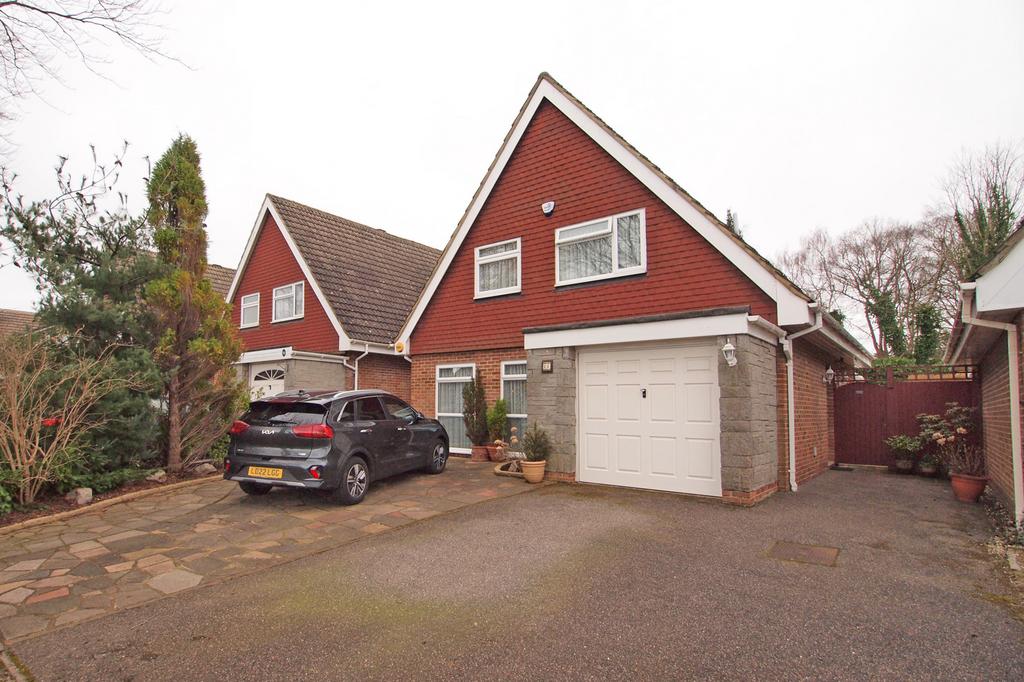 High Beeches, Nork, Banstead, SM7 4 bed detached house for sale - £695,000