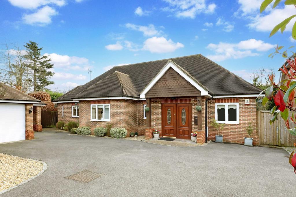 Wattleton Road, Beaconsfield, HP9 4 bed bungalow - £1,250,000
