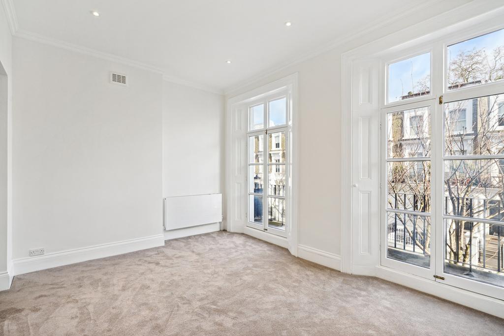 Redcliffe Road, Chelsea, London 3 bed flat - £5,000 pcm (£1,154 pw)