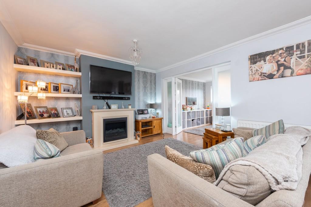 Beechnut Drive, Blackwater GU17 3 bed semi-detached house for sale - £ ...
