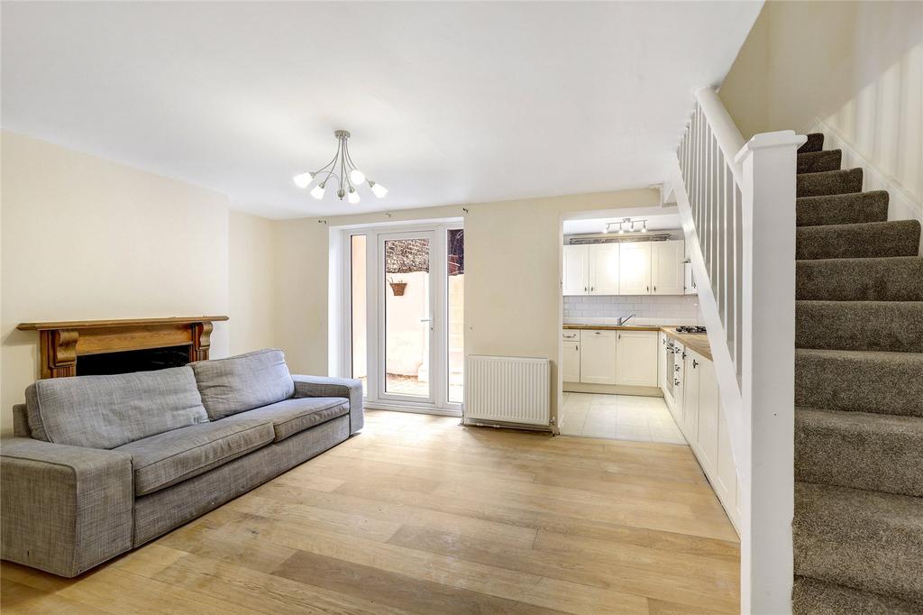 Oxberry Avenue, London, SW6 2 bed terraced house - £3,497 pcm (£807 pw)