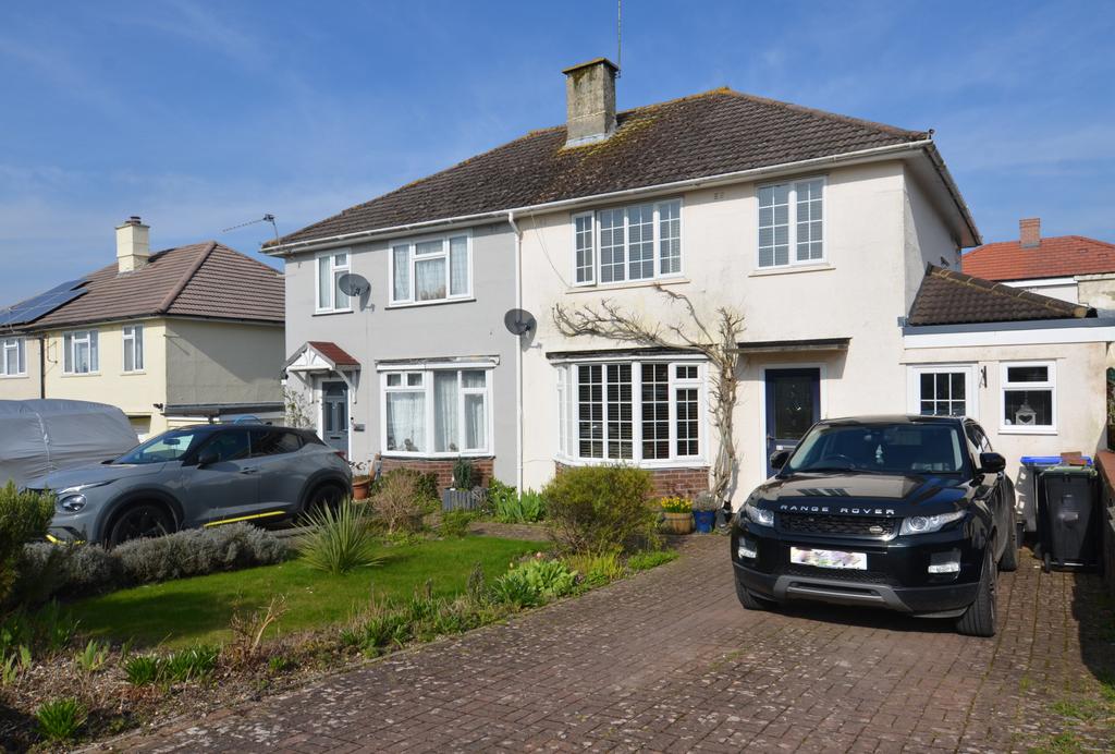 Lyndhurst Road, Amesbury, Salisbury, Wiltshire, SP4 3 bed semi-detached ...