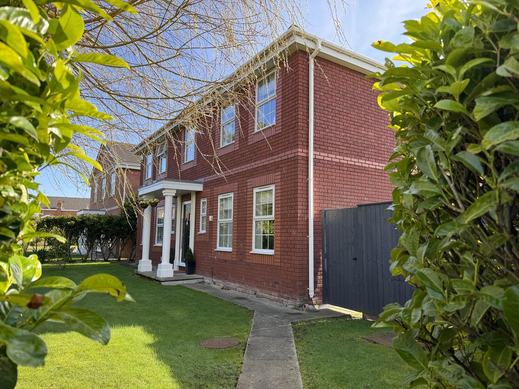 Cardinal Gardens, Lytham St. Annes, FY8 4 bed detached house - £565,000