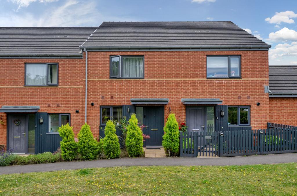 Bordon, Hampshire, GU35 2 bed terraced house for sale - £325,000