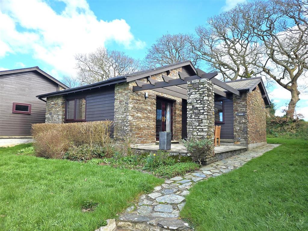 Trenython Manor, Tywardreath, Par 2 bed lodge for sale - £190,000