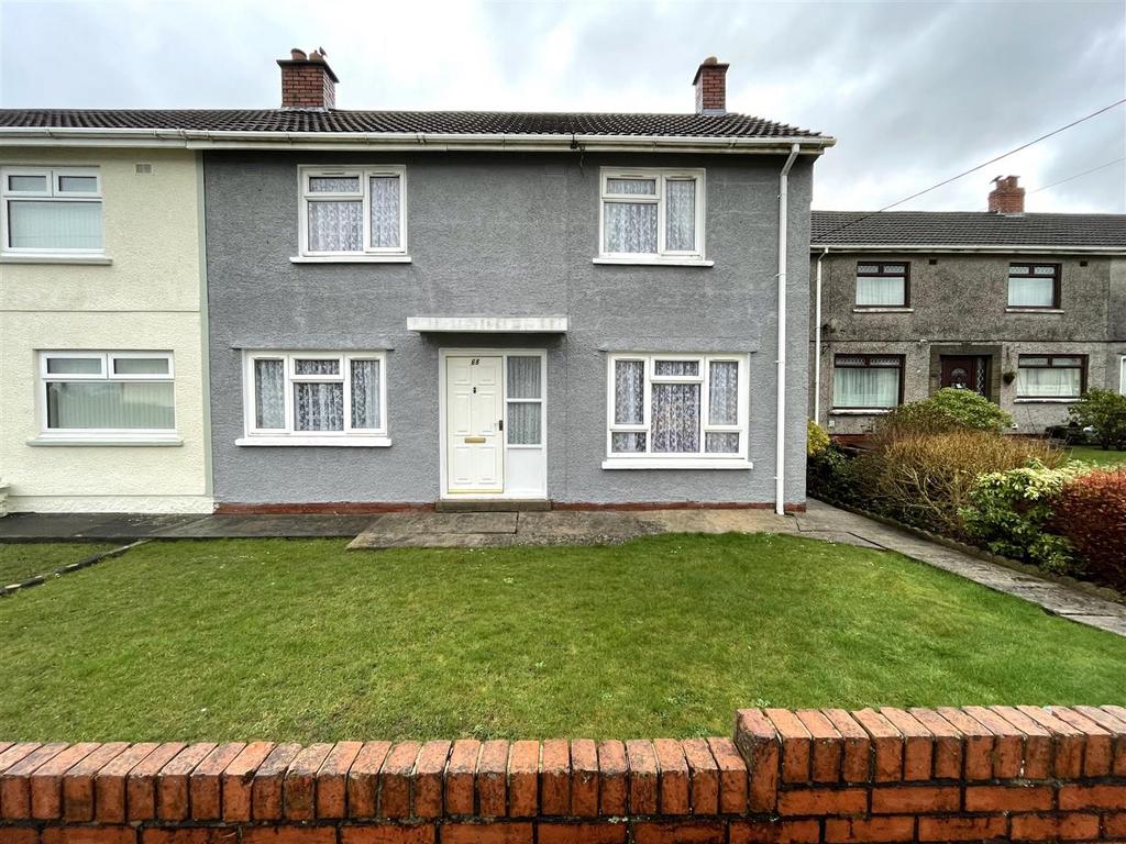 Rhosnewydd, Llanelli SA14 3 bed semi-detached house for sale - £145,000