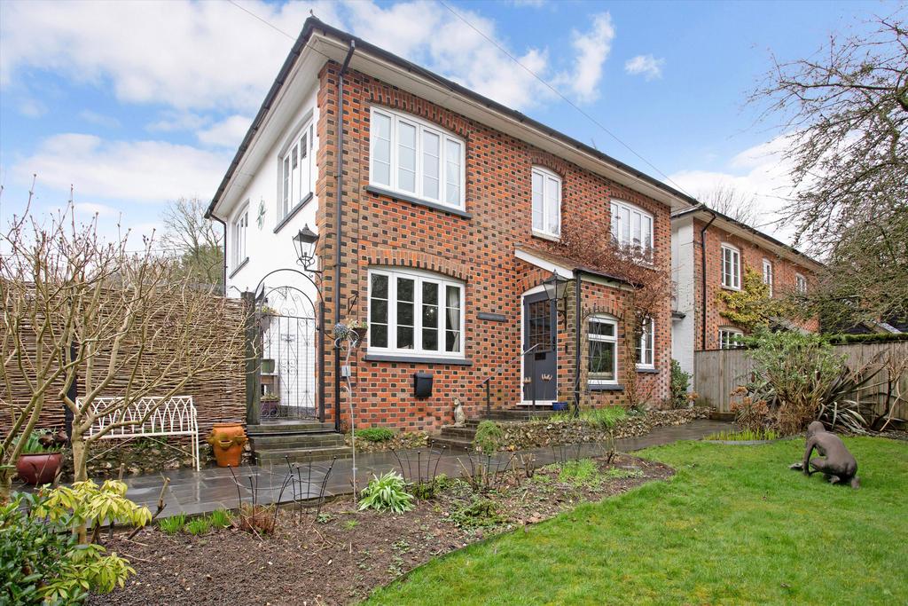 Little Hampden, Great Missenden, HP16 6 bed link detached house for ...