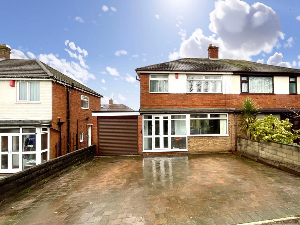 Weston Coyney Road, Meir Hay 3 bed semi-detached house - £185,000