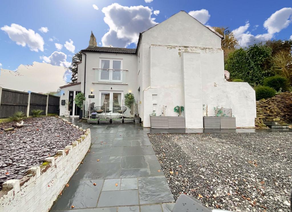 High Street, Alsagers Bank, ST7 3 bed detached house - £274,000