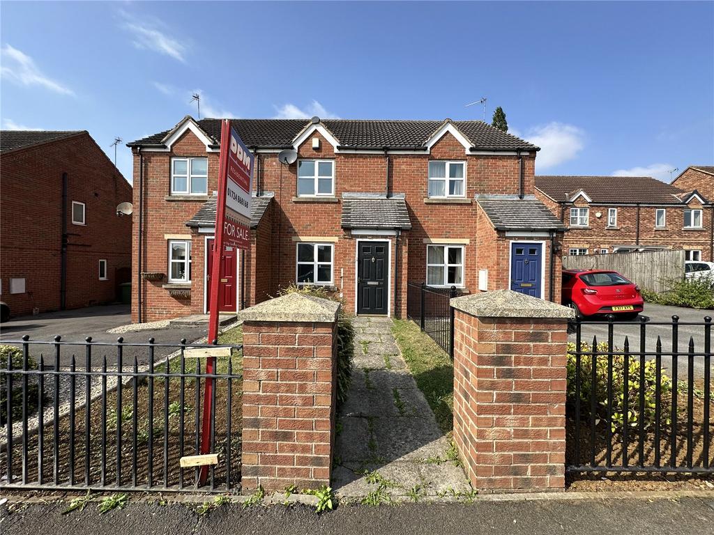 Priory Lane, Scunthorpe, North... 2 bed terraced house - £112,500