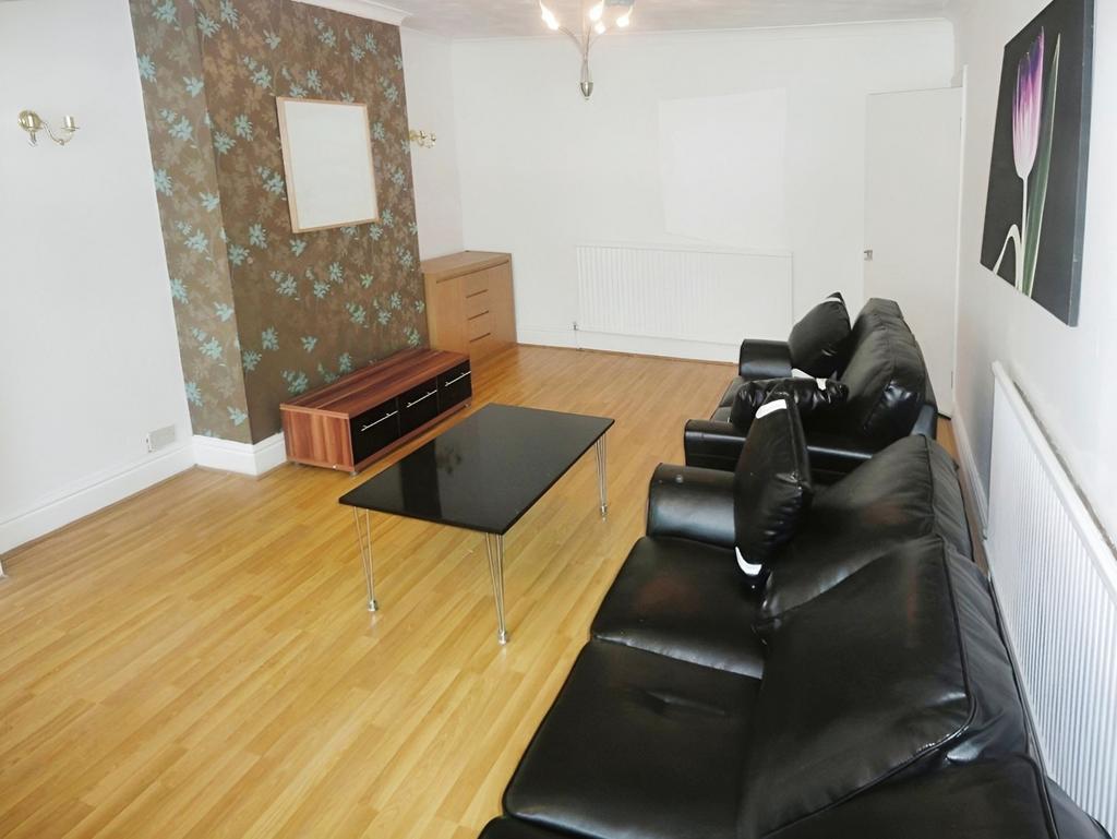 Hatherley Road, Withington, M20 4 bed property - £2,410 pcm (£556 pw)