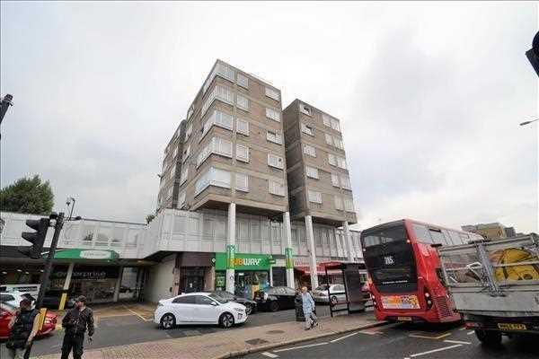 Rex House, Hampton Road West, Feltham 2 bed apartment for sale - £279,950