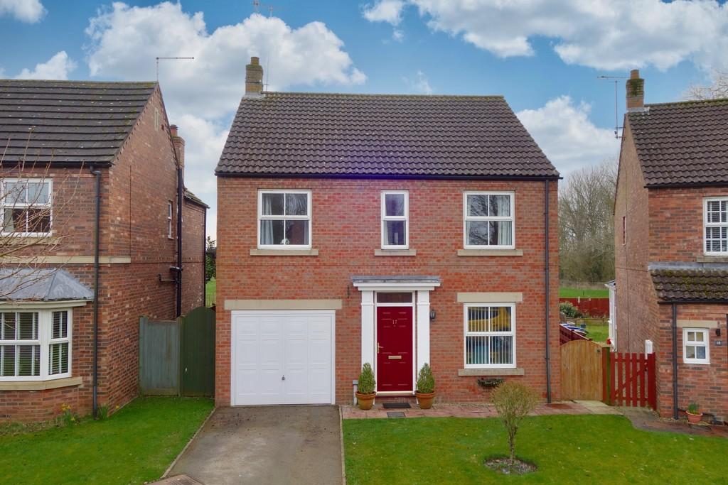 Halifax Close, Full Sutton, York 4 bed detached house - £325,000