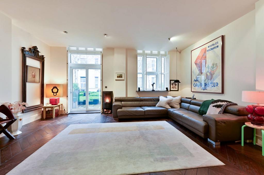 Bromyard House, Acton, London, W3 2 bed flat - £600,000