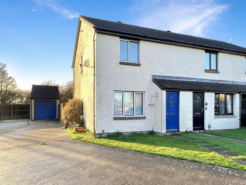 Stonefield, Cambridge CB23 3 bed semi-detached house - £280,000