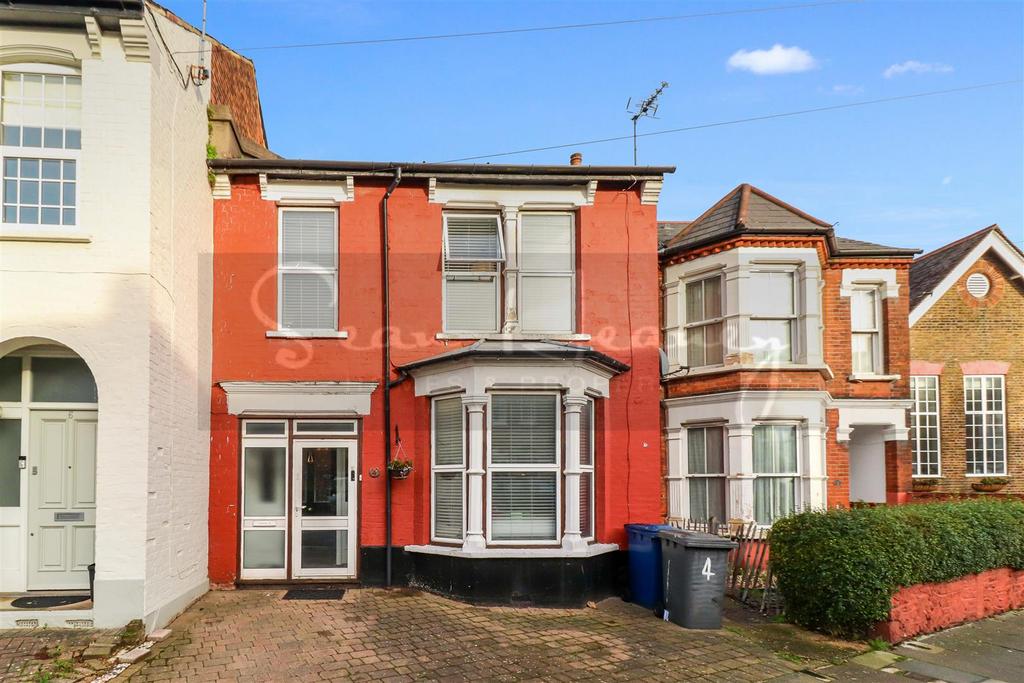 Salisbury Road, Barnet EN5 4 bed end of terrace house - £785,000