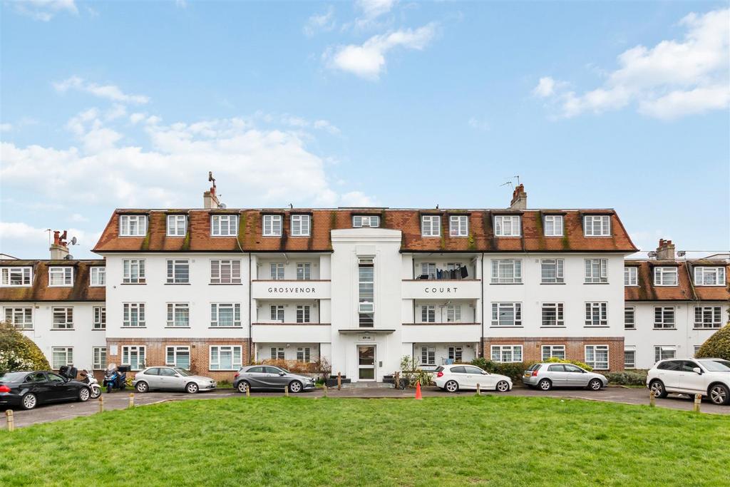 Grosvenor Court, Morden SM4 2 bed flat for sale - £275,000