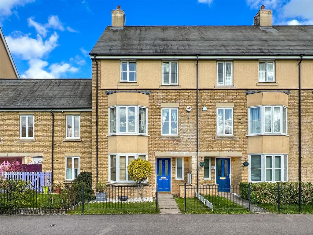 Jubilee Green, Cambridge CB23 3 bed townhouse - £1,400 pcm (£323 pw)