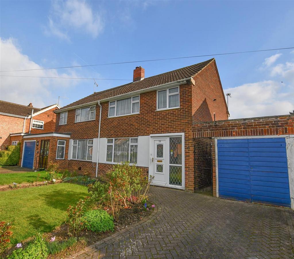 Morris Way, London Colney, St. Albans 3 bed semi-detached house - £550,000